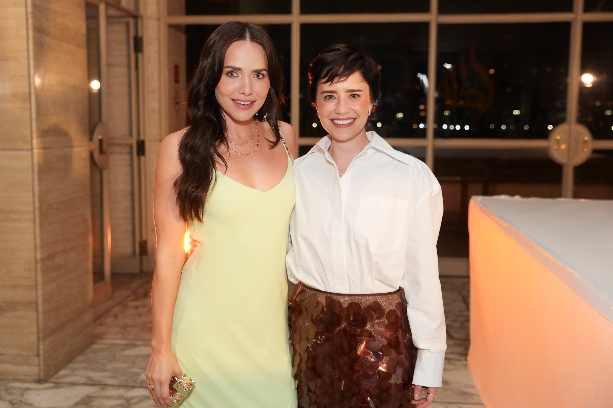 Letícia Colin e Fernanda Vasconcellos prestigiam lançamento de grife ...