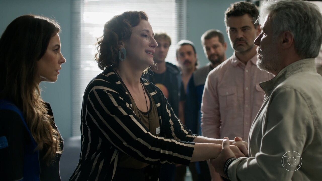 Joca defende Lou e sofre nas mãos de Nadir em Cara e Coragem | vem por ...