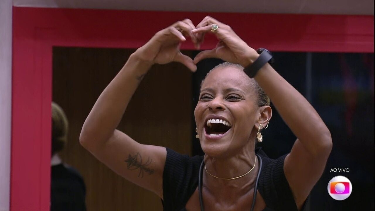 Tadeu Schmidt dança 'Ragatanga' para consagrar liderança de Aline ...