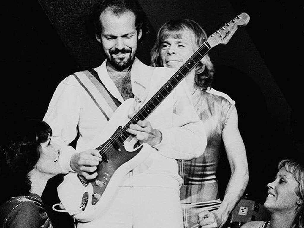 Morre guitarrista do ABBA, Lasse Wellander, aos 70 anos; saiba ...