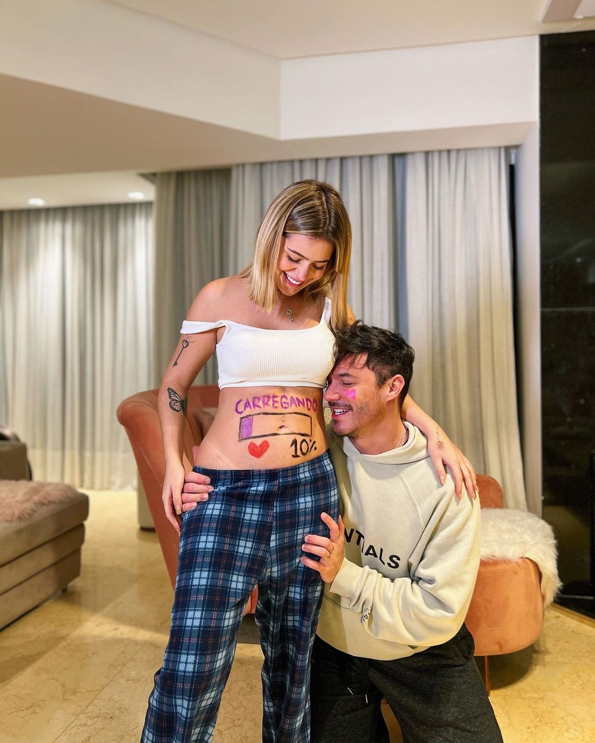 Bebê de Viih Tube e Eliezer já 'interage' com o papai nas redes sociais; entenda! | Famosos | gshow