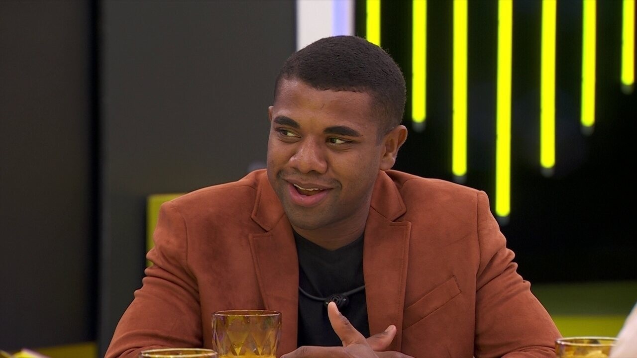 Matteus e Isabelle conversam sobre a relação no BBB 24 e Davi opina: 'O ...