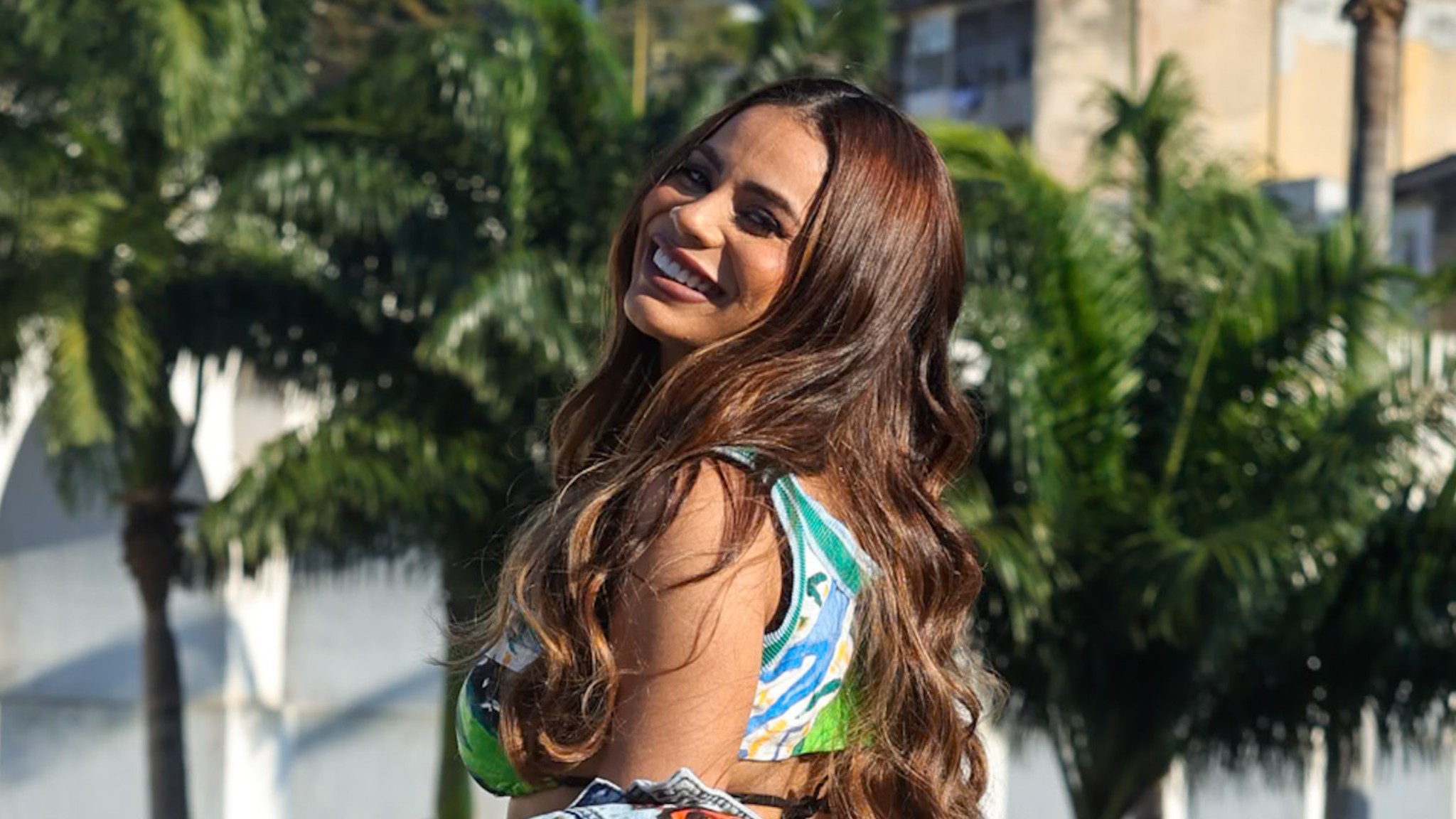 Lexa lança novo funk e fala da volta à rotina: ‘Trabalhar é cura para mim’