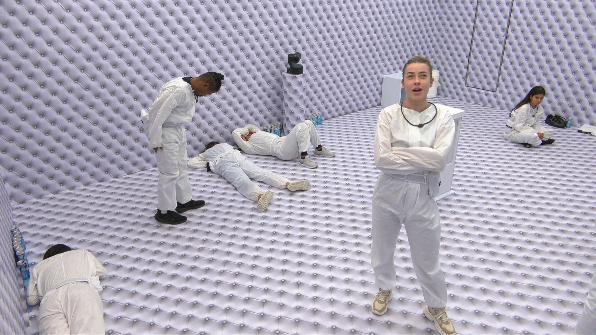 Elisa reage a barulho no Quarto Branco: 'Vou ficar louca' | Gshow