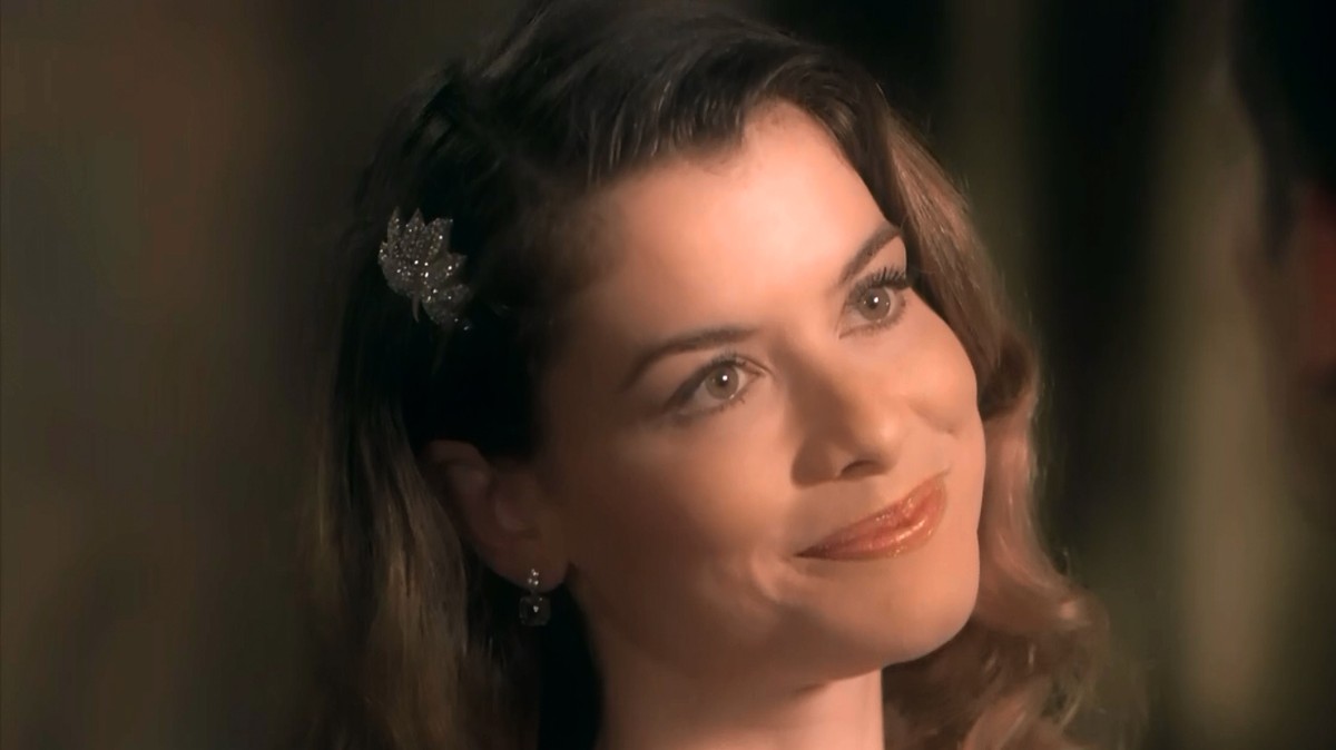 Dora demonstra interesse por Gustavo e apoia romance de Julia com Danilo