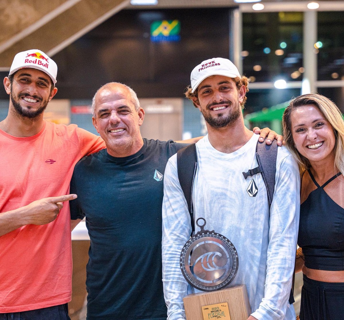Mãe de Lucas Chumbo e João Chianca vai ao Havaí ficar com filho após ...
