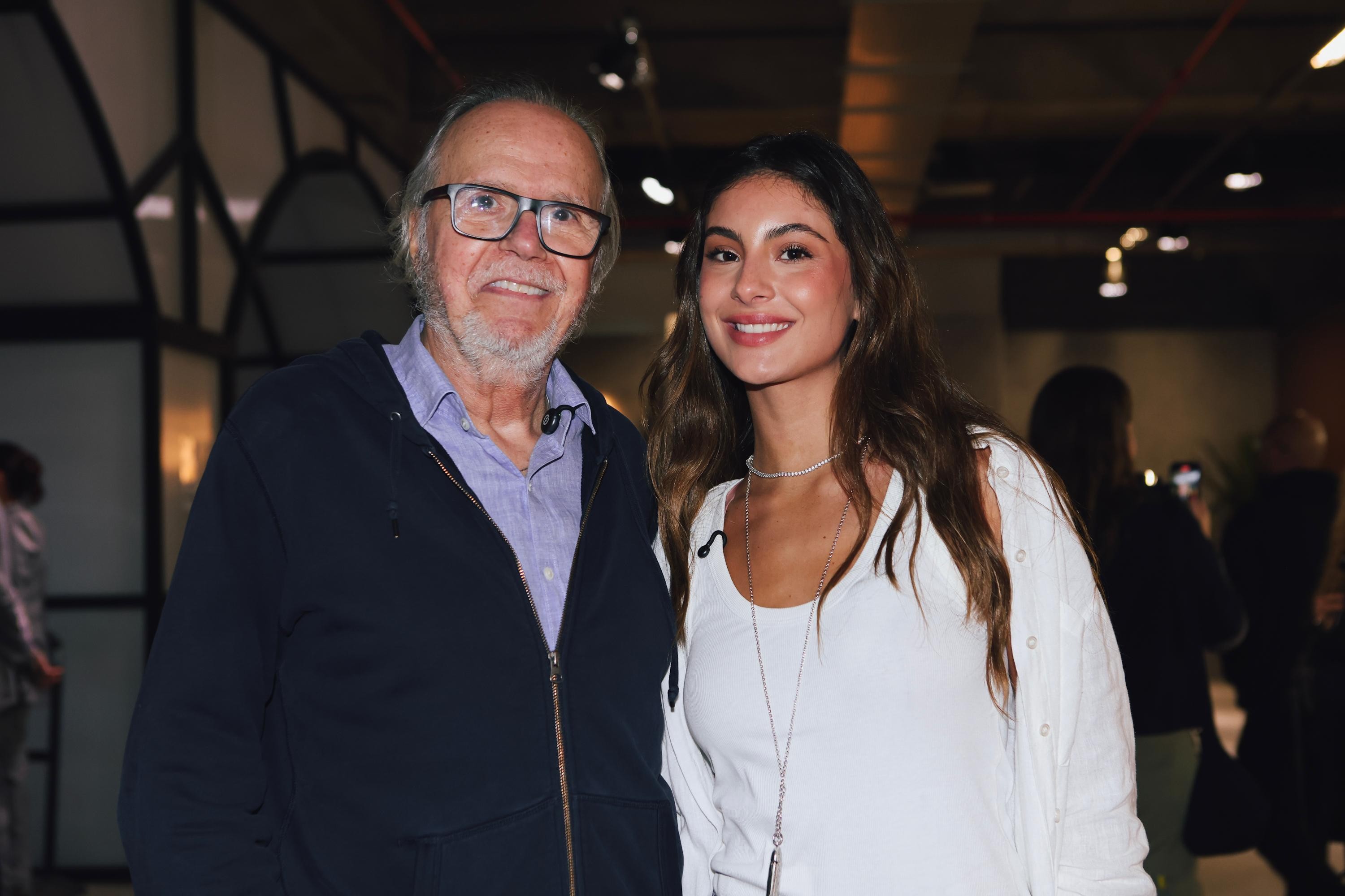 Tato Gabus Mendes faz rara aparição com a filha Luiza no The Town | Gshow