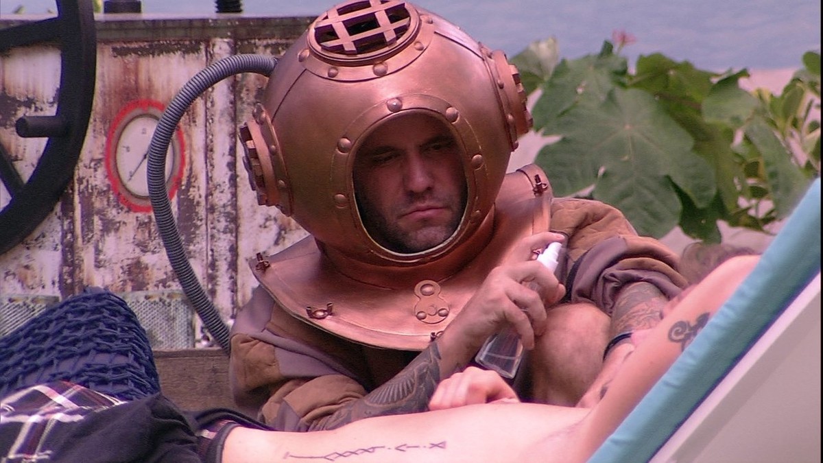 Breno pergunta para Caruso: 'Por que você tem medo de inseto?' | agora ...