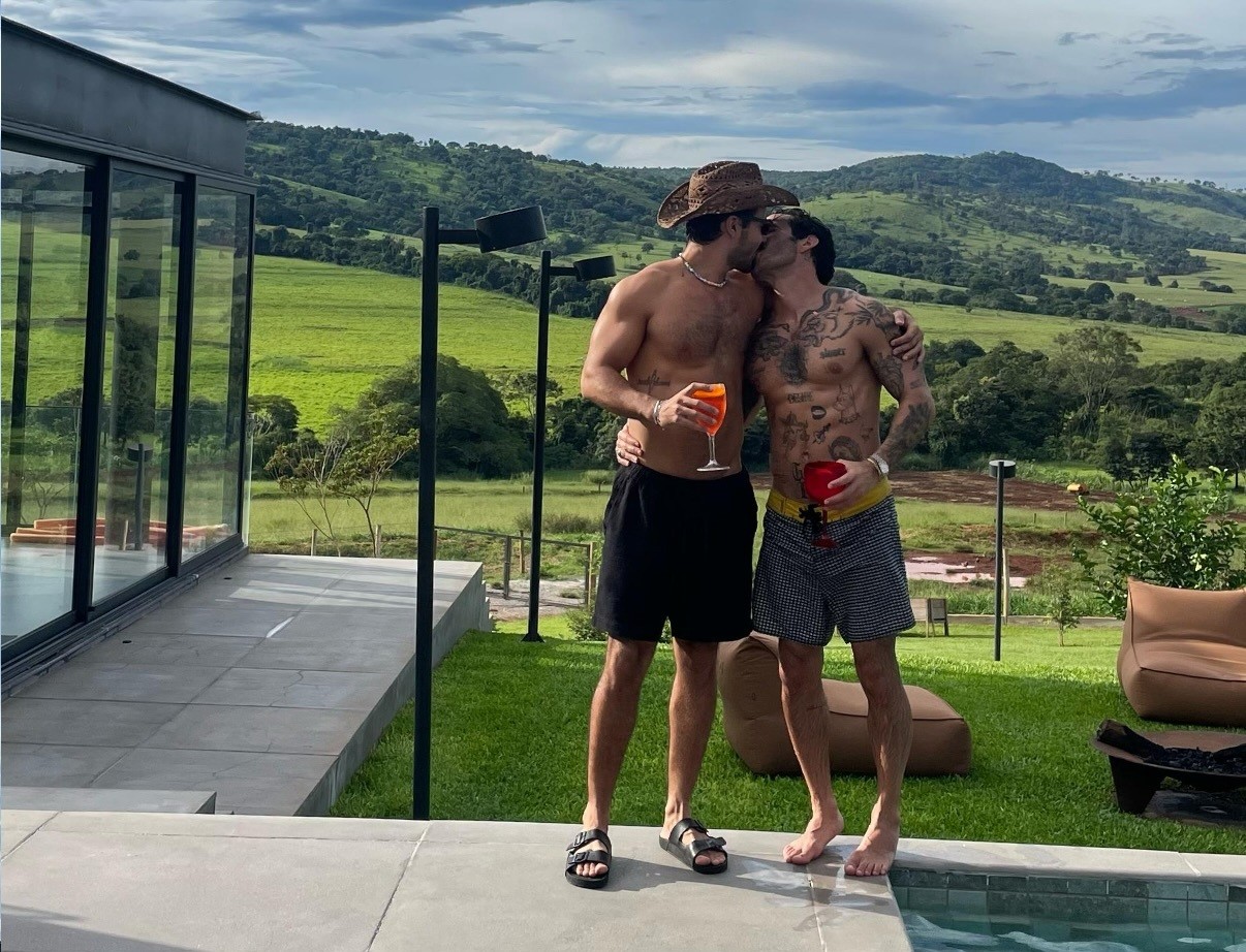 Mateus Pires curte viagem de Páscoa ao lado do namorado, às vésperas da Final do BBB 25 | Gshow