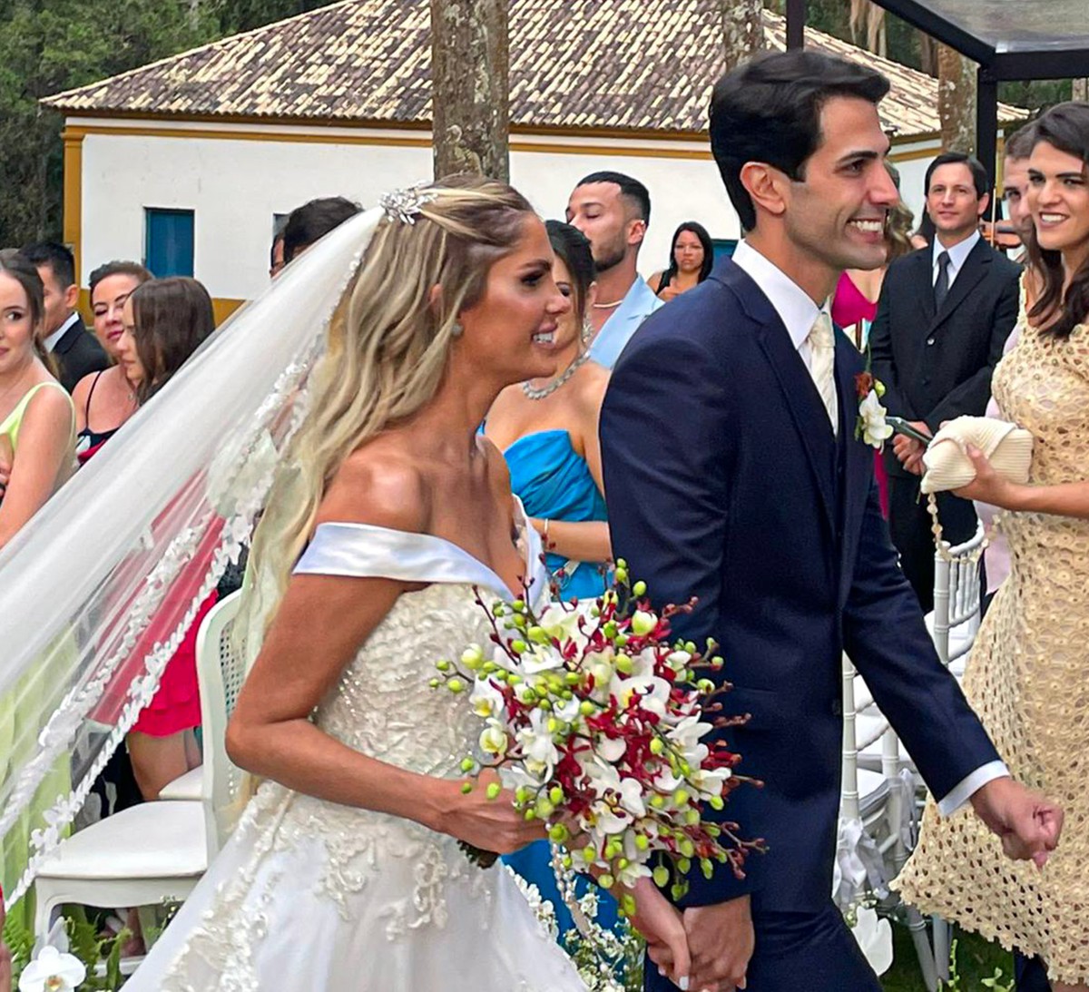 Bárbara Evans se casa em cerimônia luxuosa no interior de São Paulo ...