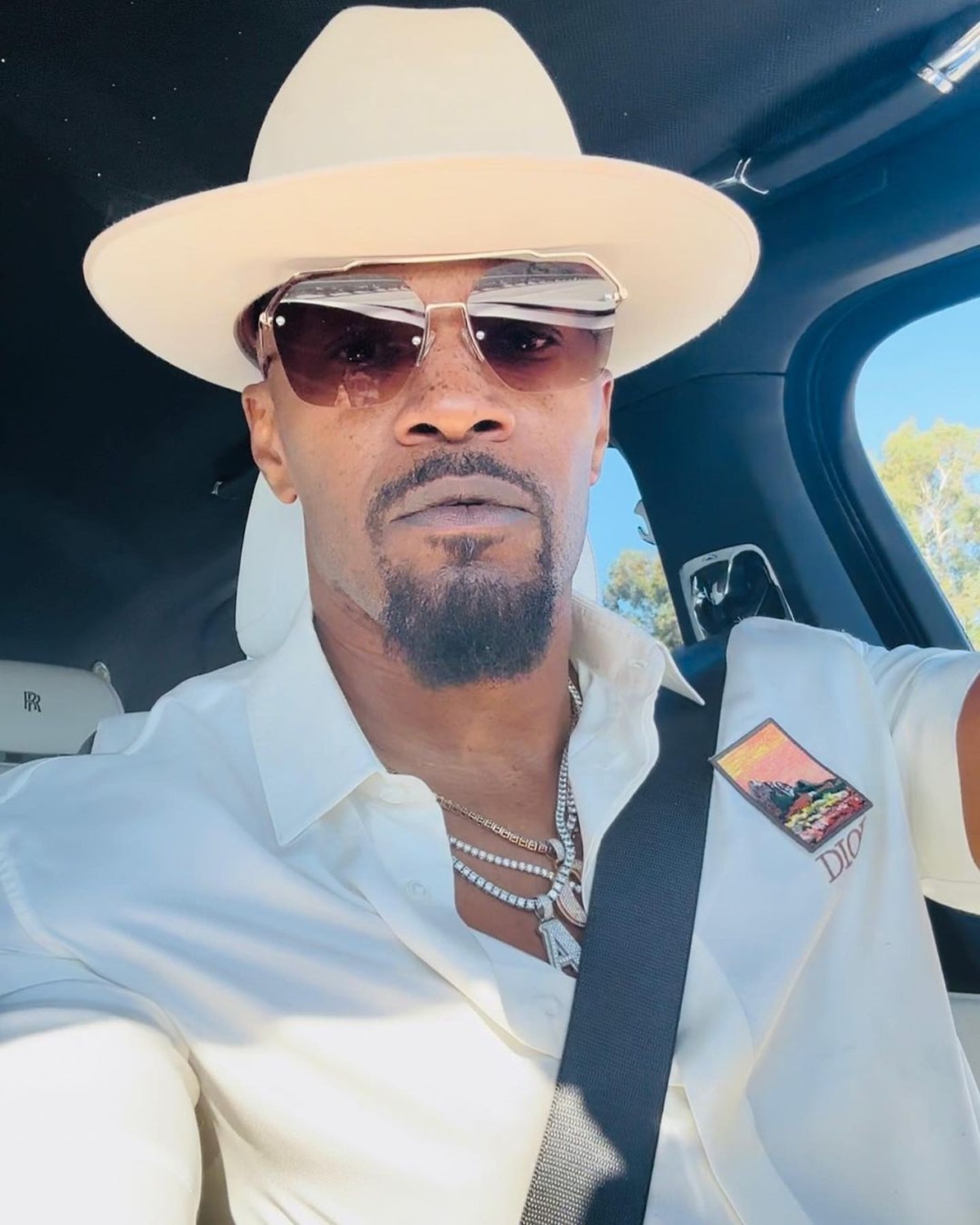 Jamie Foxx é internado e filha atualiza estado de saúde do pai ...