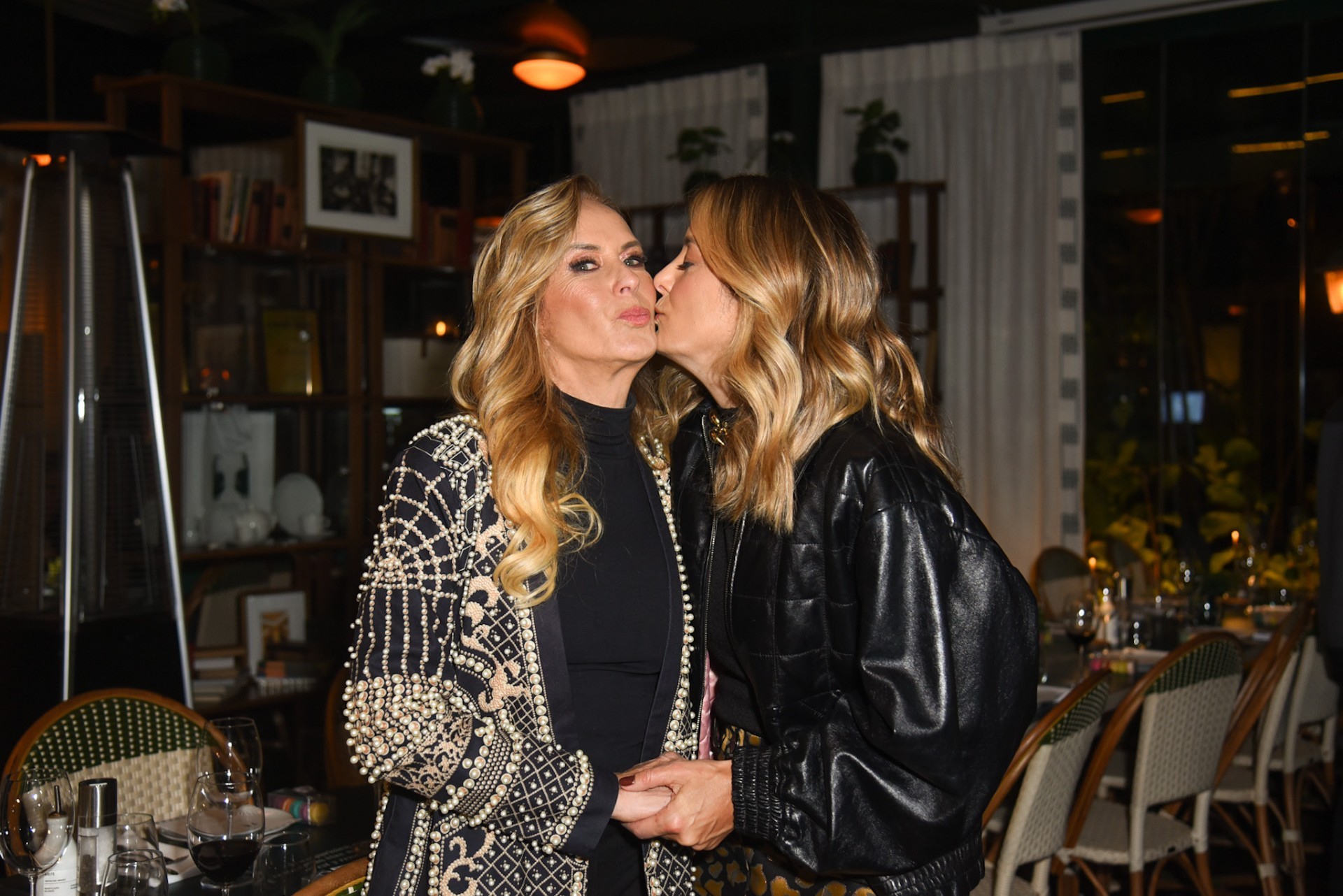 Helô Pinheiro reúne filhos em comemoração de aniversário em São Paulo ...