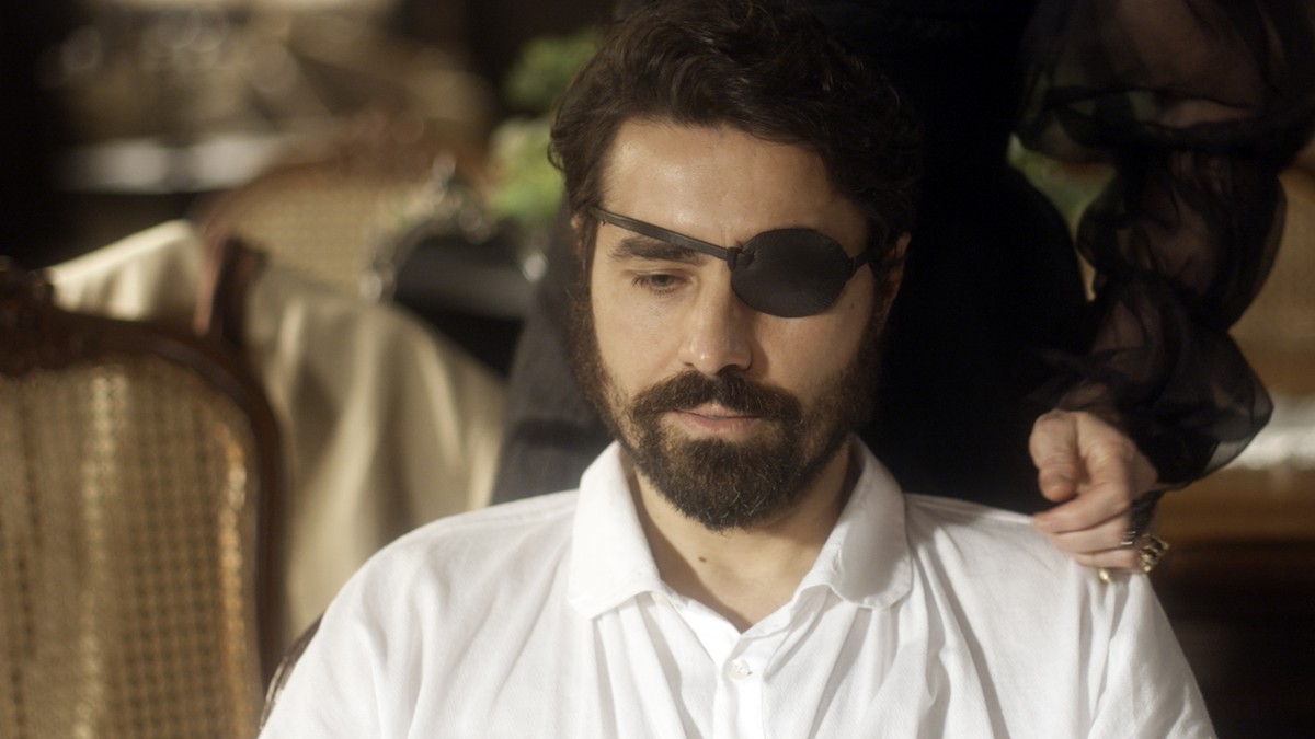 Ferdinando surge com novo visual