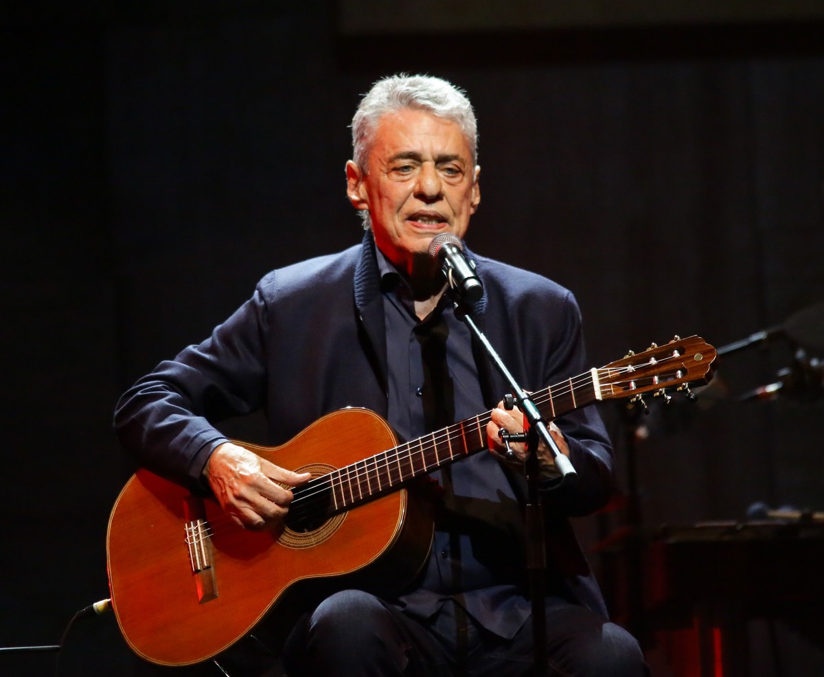 Chico Buarque divulga datas extras para turnê com ingressos esgotados ...
