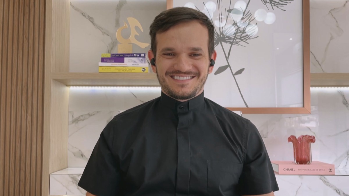 Padre Patrick Fernandes, fenômeno da internet, revela como reage às cantadas nas redes ...