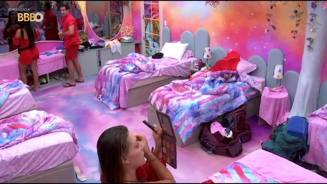 Deniziane elogia beleza de Matteus no BBB 24 e ele responde: 'Dá ...
