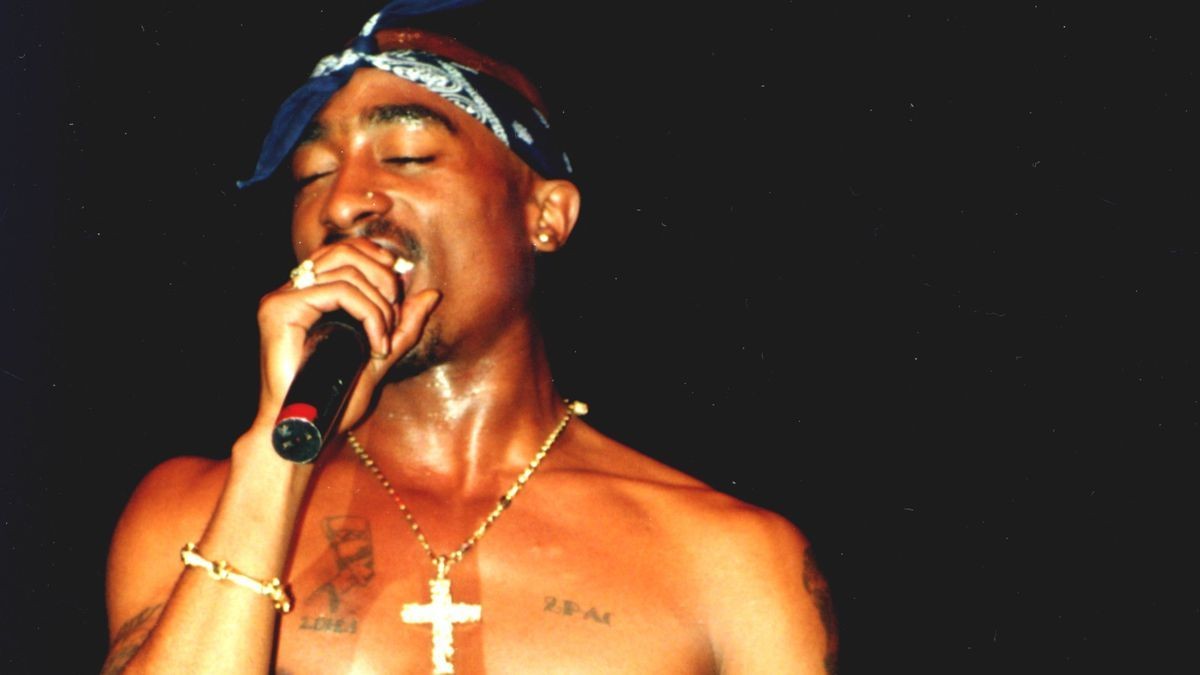 Quem foi Tupac Shakur, um dos maiores nomes da história do hip hop? | Gshow