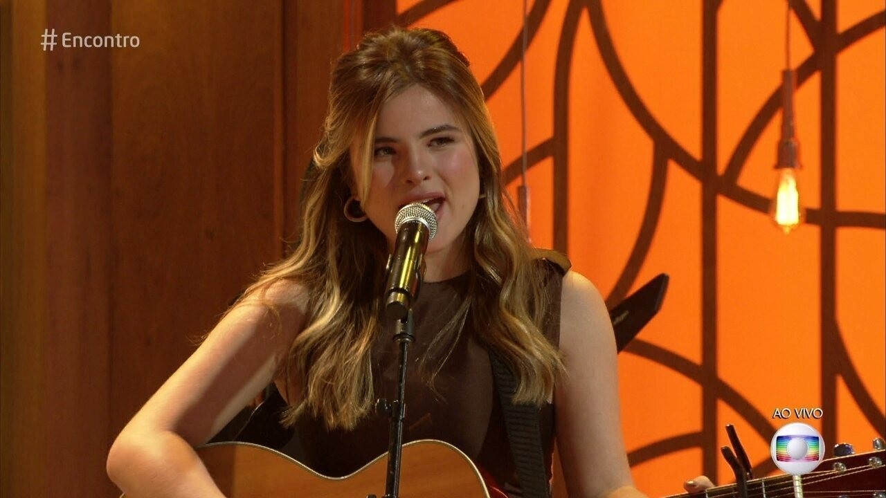 Giulia Be surpreende a web ao ser revelada como uma cantora brasileira ...