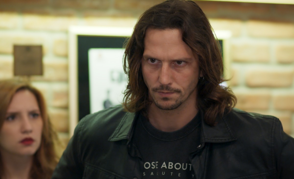 Gui diz à imprensa que vai revelar toda a verdade sobre Júlia