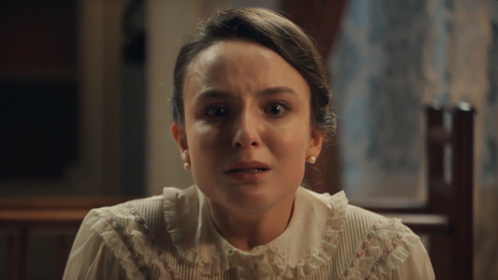 Pânico em Êta Mundo Melhor!: Estela tem crise com carta misteriosa ...