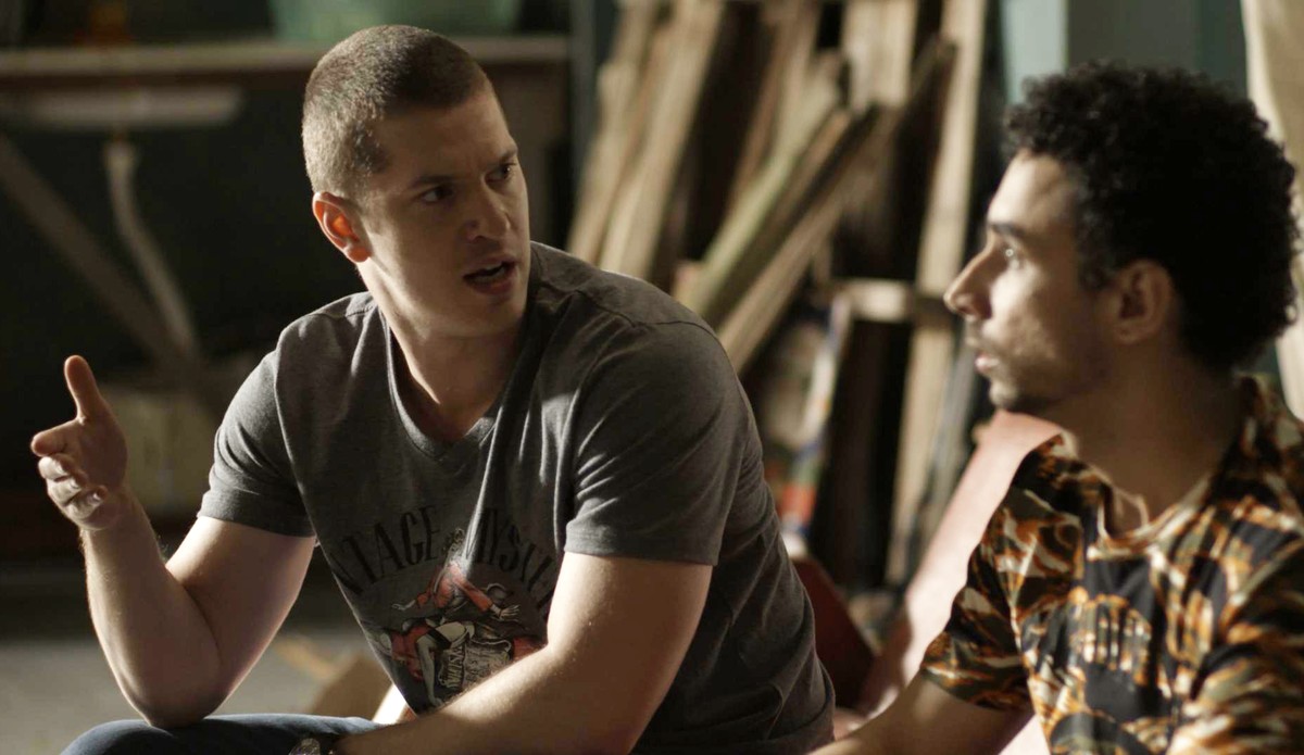 Alex percebe que confundiu Júlia com Lorena e fica em pânico | Vem por ...