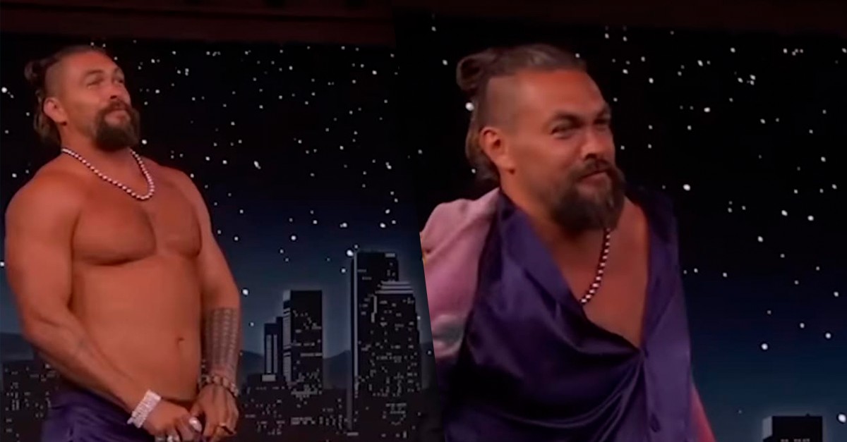 Jason Momoa faz strip-tease em programa de TV; assista ao vídeo