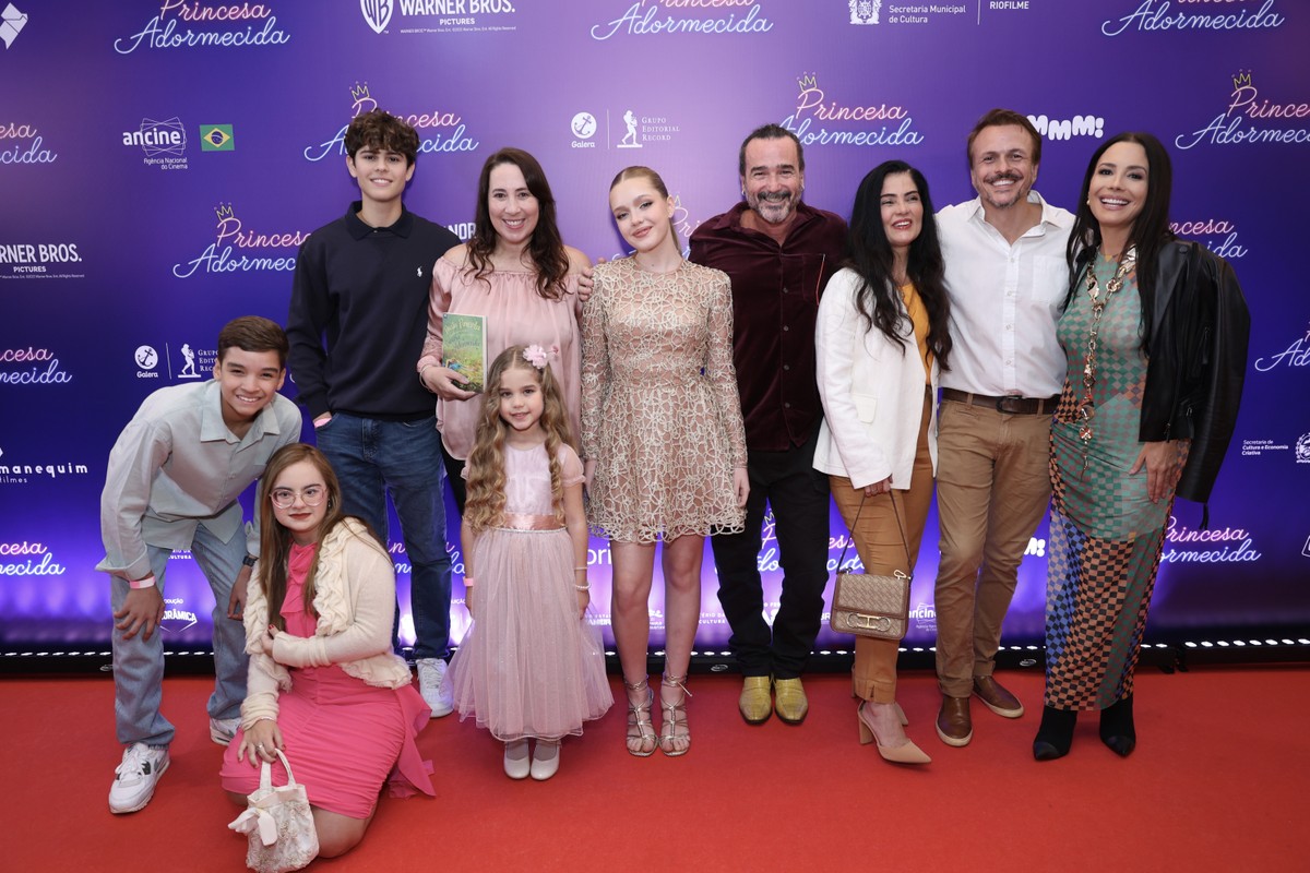 Famosos prestigiam pré-estreia do filme 'Princesa Adormecida' no Rio ...