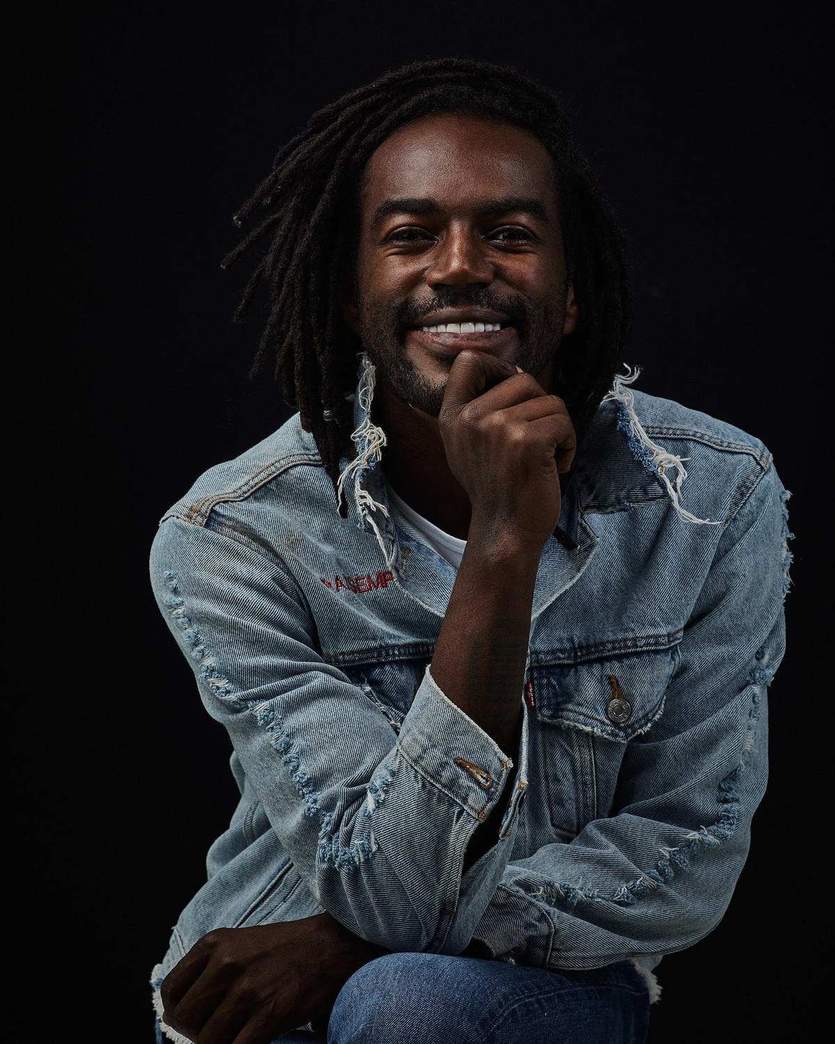 Jonathan Azevedo estreia peça e diz: ‘A oportunidade que estou tendo ...