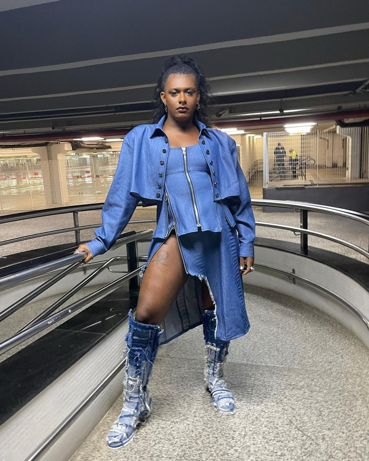 Liniker assume o comando do TVZ em celebração ao Mês do Orgulho ...