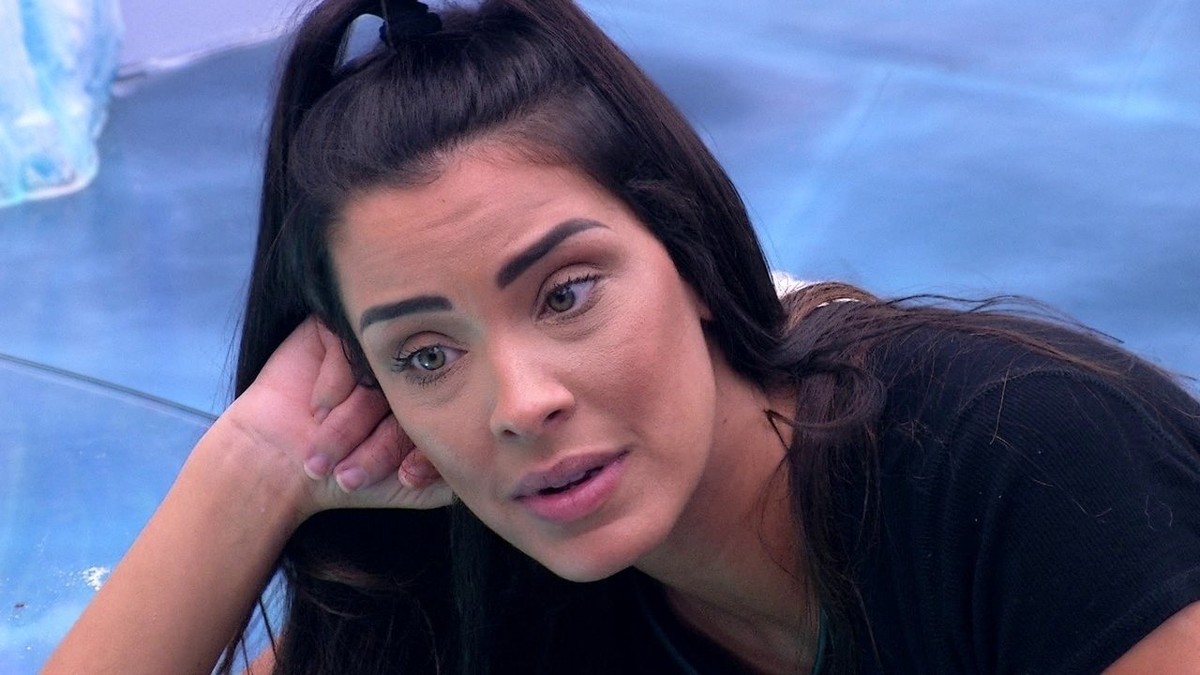 Ivy declara: 'Seria muito mais fácil para mim ter 100% um lado' | casa ...