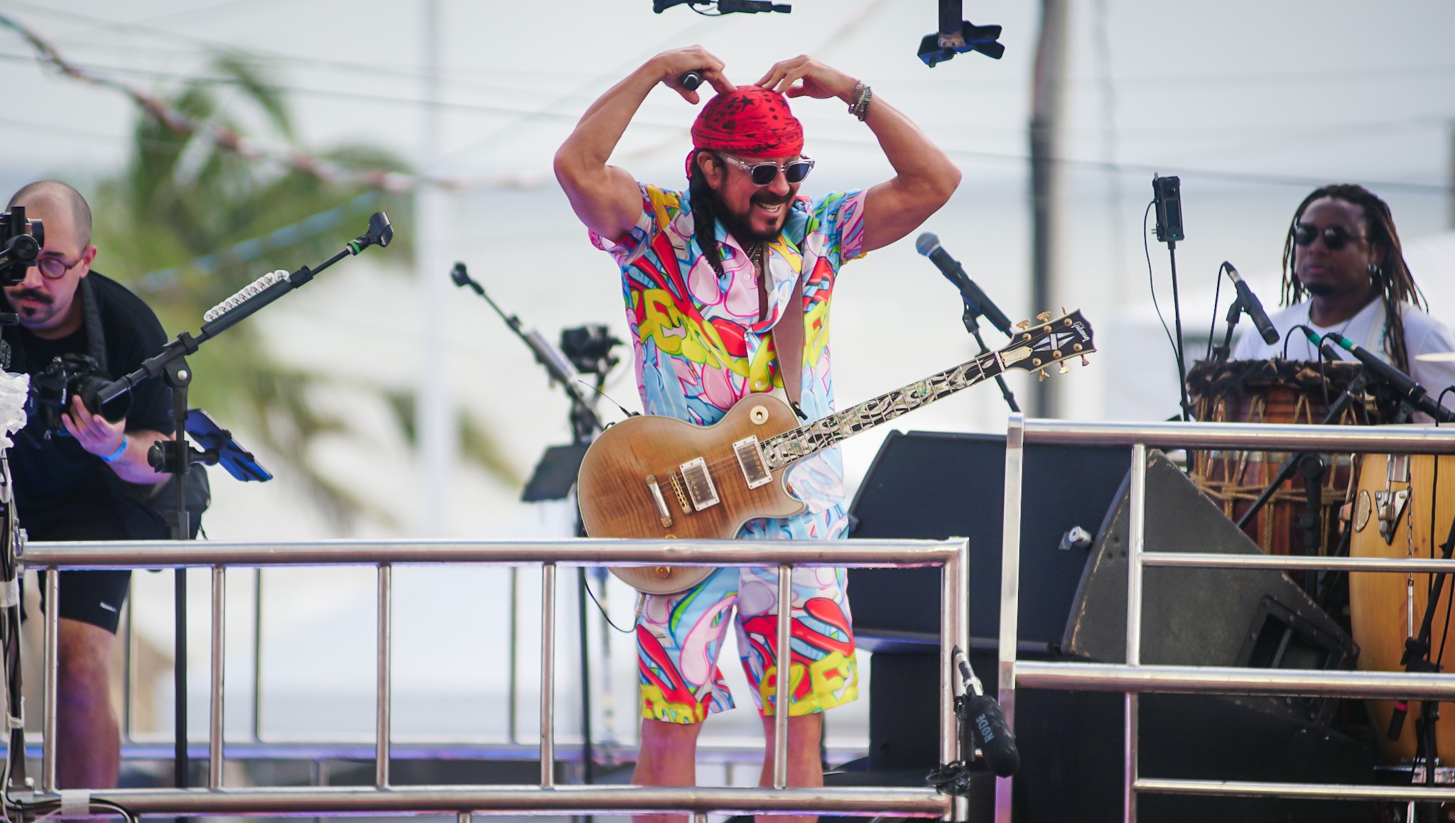 Bell Marques sai com Bloco Camaleão neste domingo de Carnaval