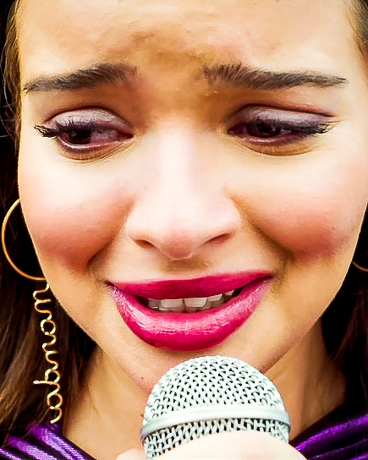 Nanda vence o medo e volta a cantar; 'É o retorno dela na essência ...