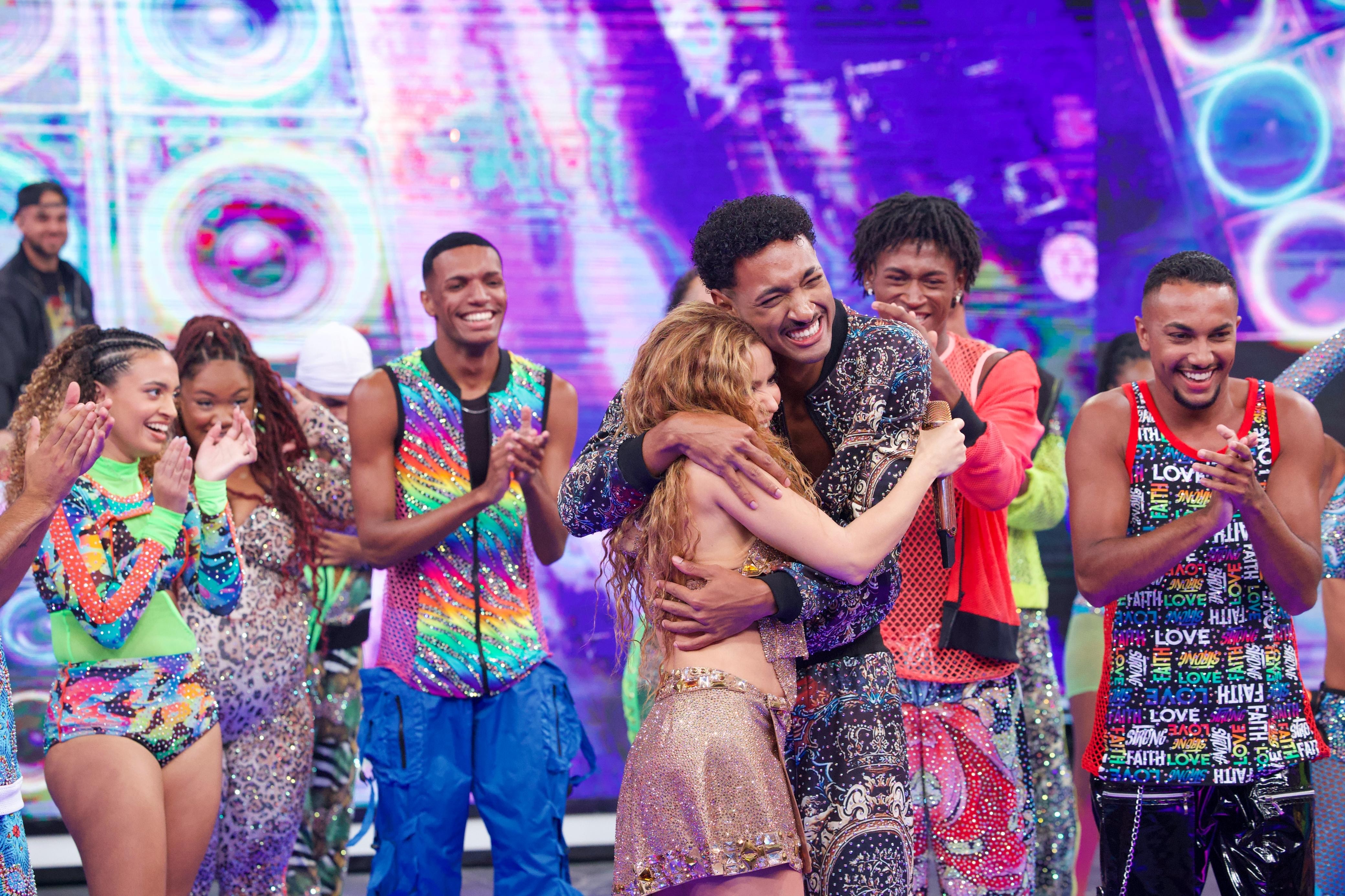 Shakira celebra coreografia de versão funk do hit 'Estoy Aqui': 'Que ...