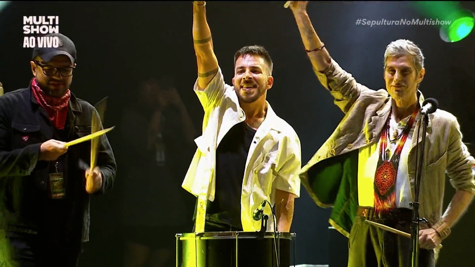 Lollapalooza 2025: Junior Lima toca percussão com Sepultura e Perry Farrell