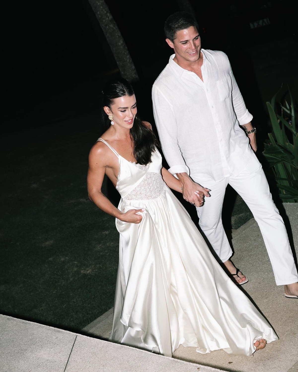 Mari Saad e Romulo Arantes em festa pré-casamento, na Bahia; veja looks ...
