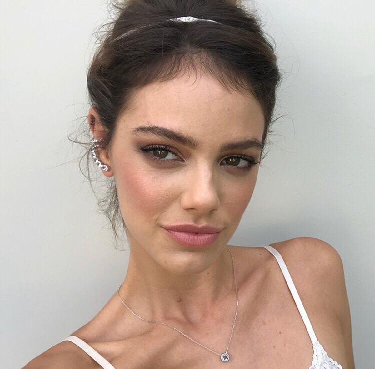 Laura Neiva conta como é viver com epilepsia | Famosos | gshow