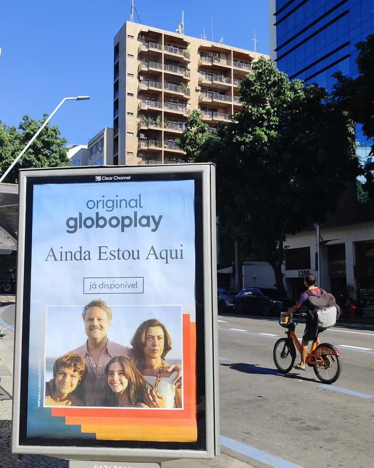 Fernanda Torres posta cartaz de Ainda Estou Aqui, disponível no Globoplay | Globoplay | gshow