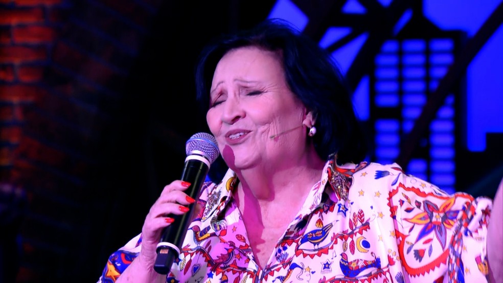 Dona Déa explica o ‘clã Dona Hermínia’ e depois leva Tata às lágrimas