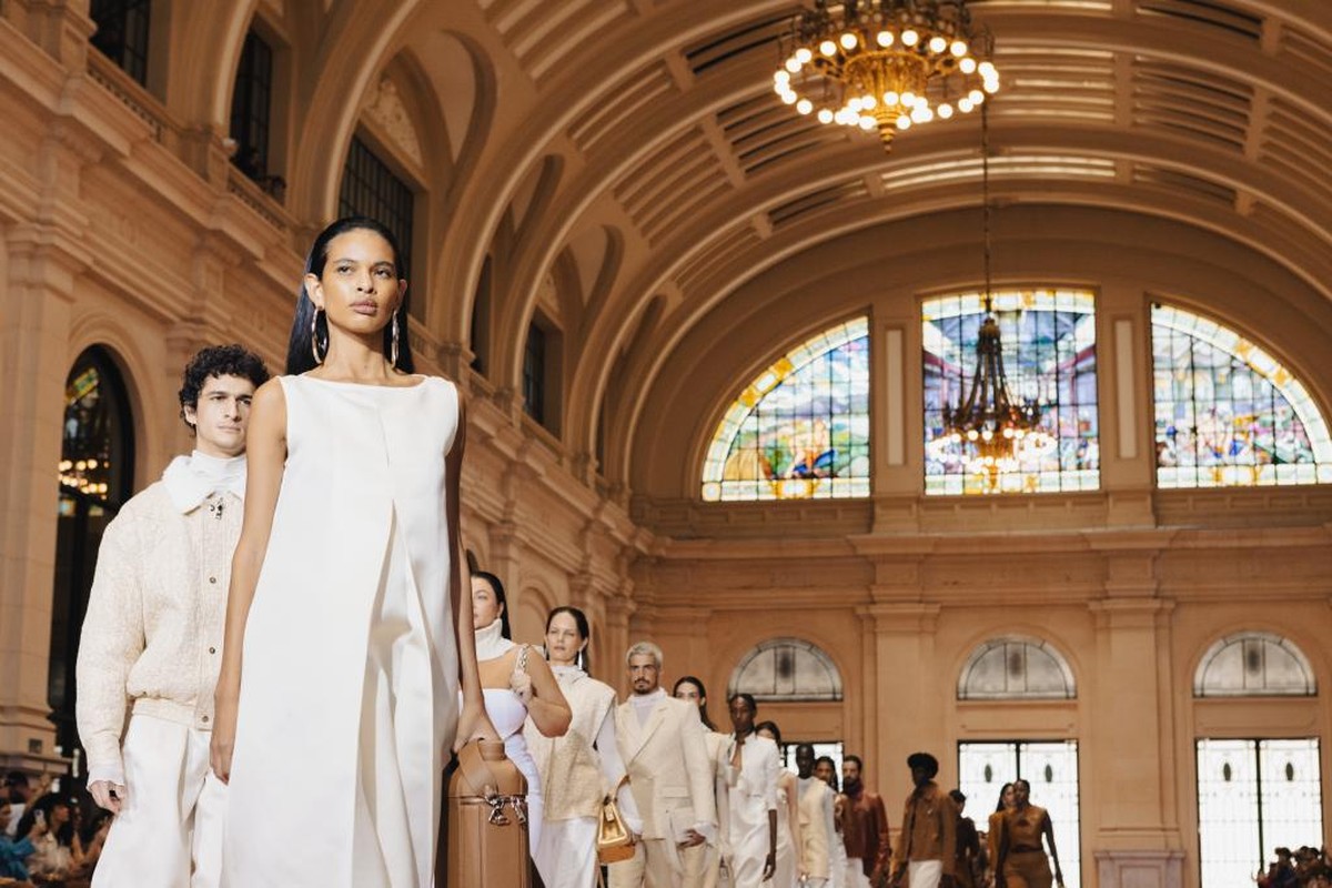 São Paulo Fashion Week: tons terrosos dominam a passarela no desfile da ...