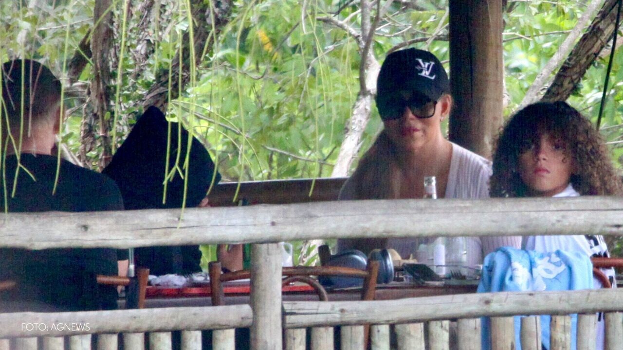 Mariah Carey conhece restaurante em Santa Teresa com filhos na véspera ...