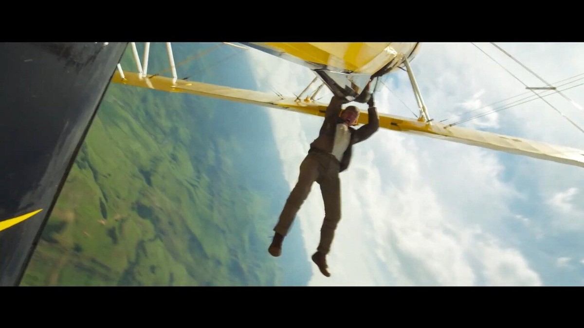 'Missão: Impossível - O Acerto Final': Tom Cruise aparece pendurado em ...