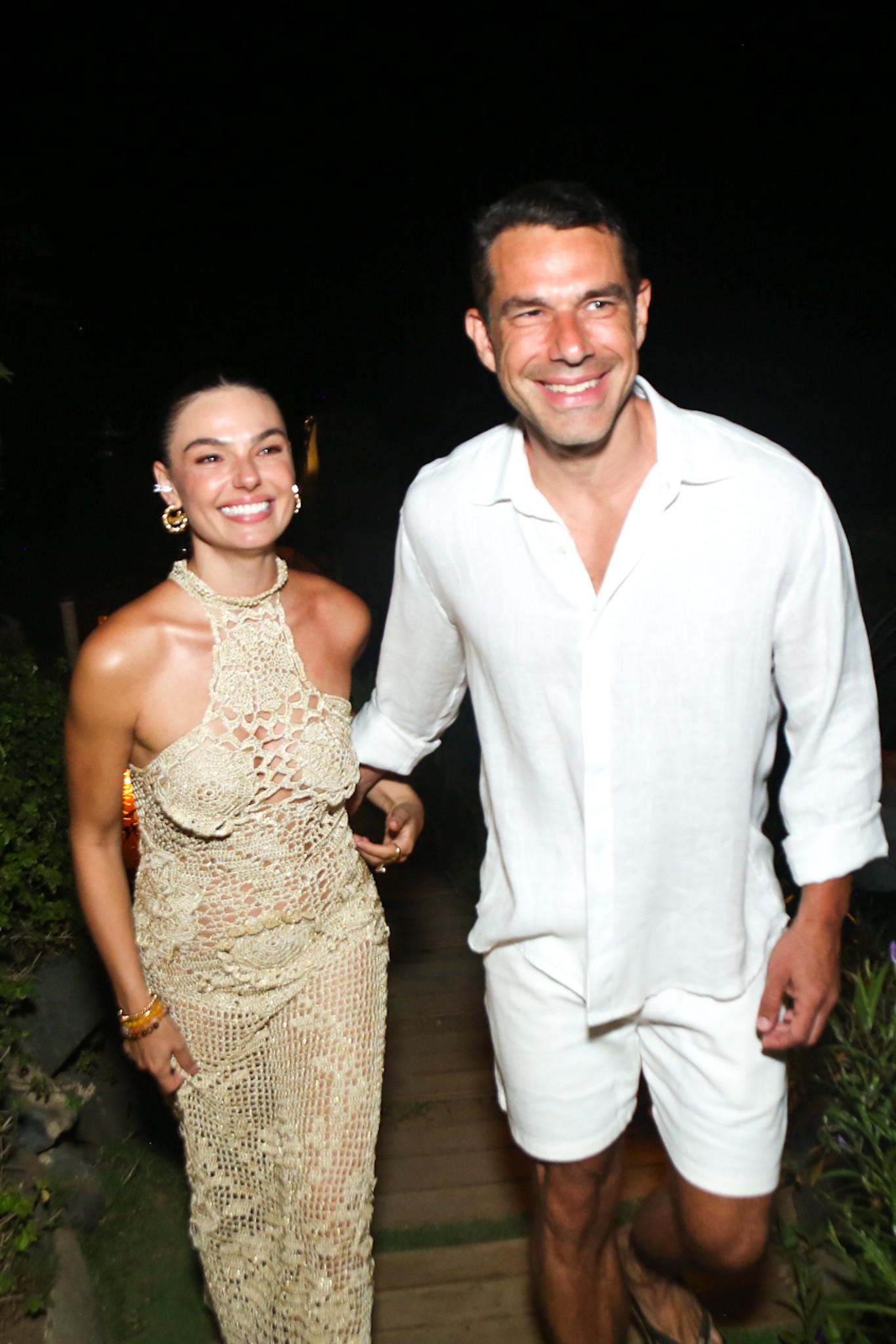 Isis Valverde e Marcos Buaiz vão a festa de Réveillon em Fernando de ...