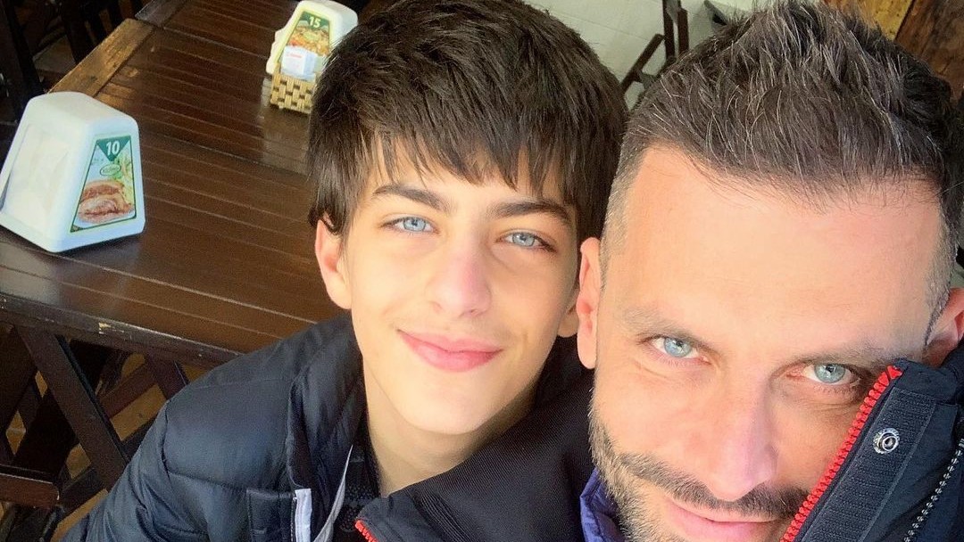 Henri Castelli | Artistas | GSHOW