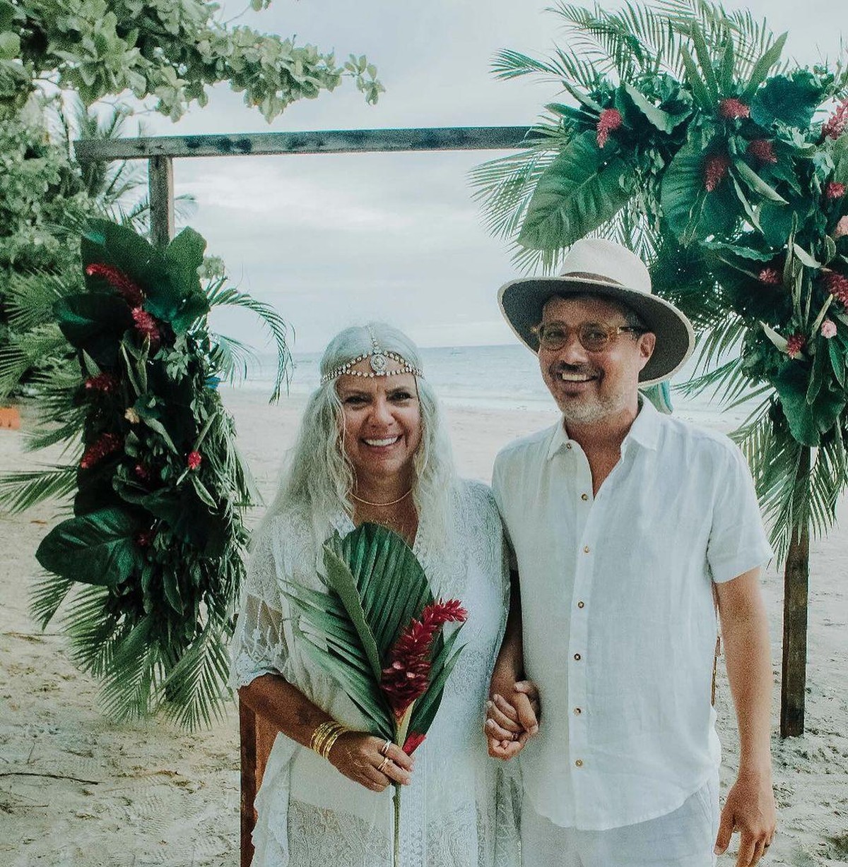 Astrid Fontenelle renova votos com Fausto Franco após 14 anos de ...