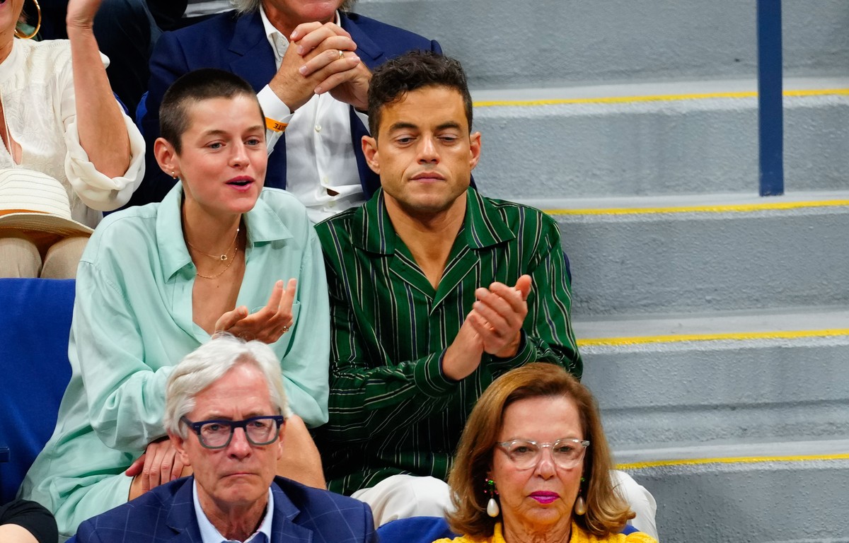 Rami Malek e Emma Corrin são flagrados juntos e vivem romance, diz site ...