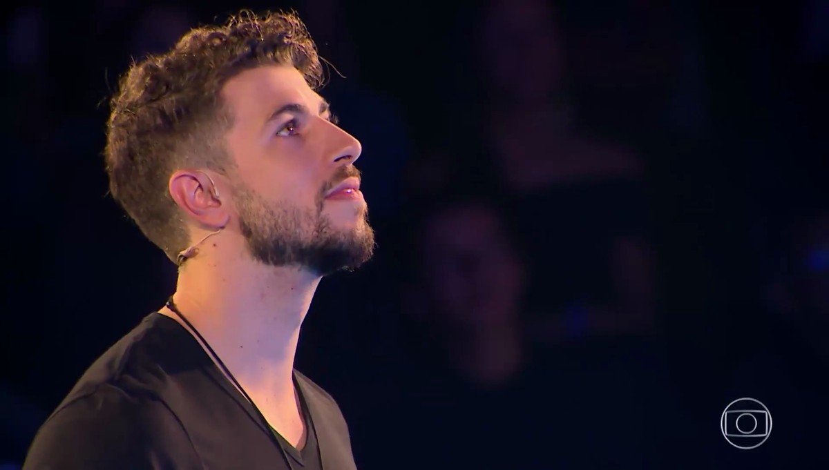 Participante do 'The Wall' faz sucesso por beleza e é comparado a Cauã ...