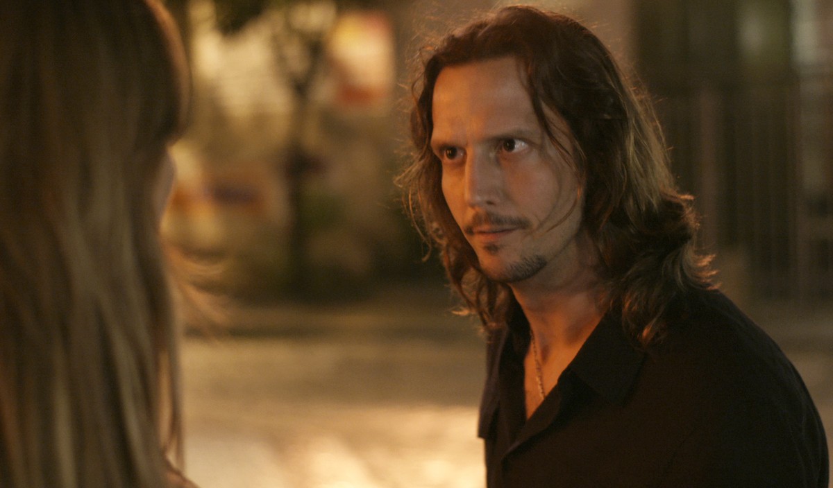 Gui pressiona Marisa: 'O Alex tá escondido na sua casa?'