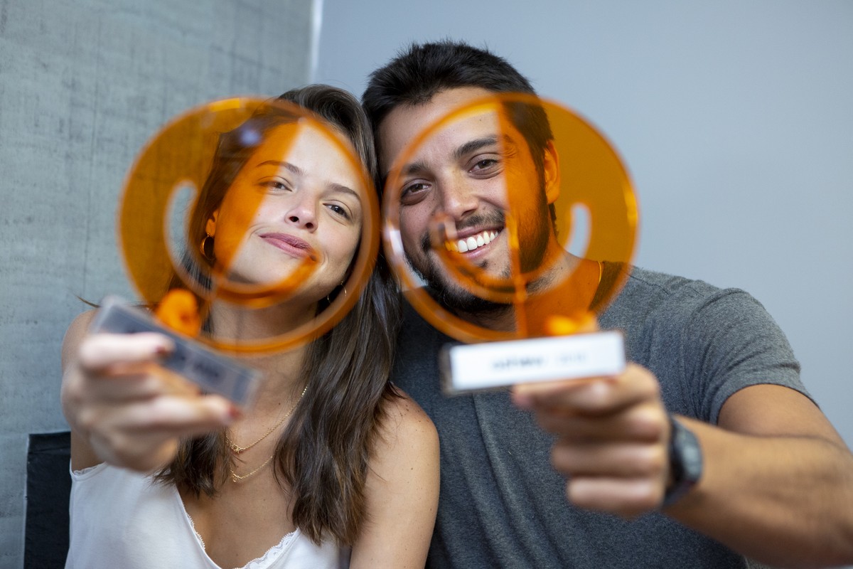 Agatha Moreira e Rodrigo Simas ganham troféu do 'Prêmio Gshow 2018 ...