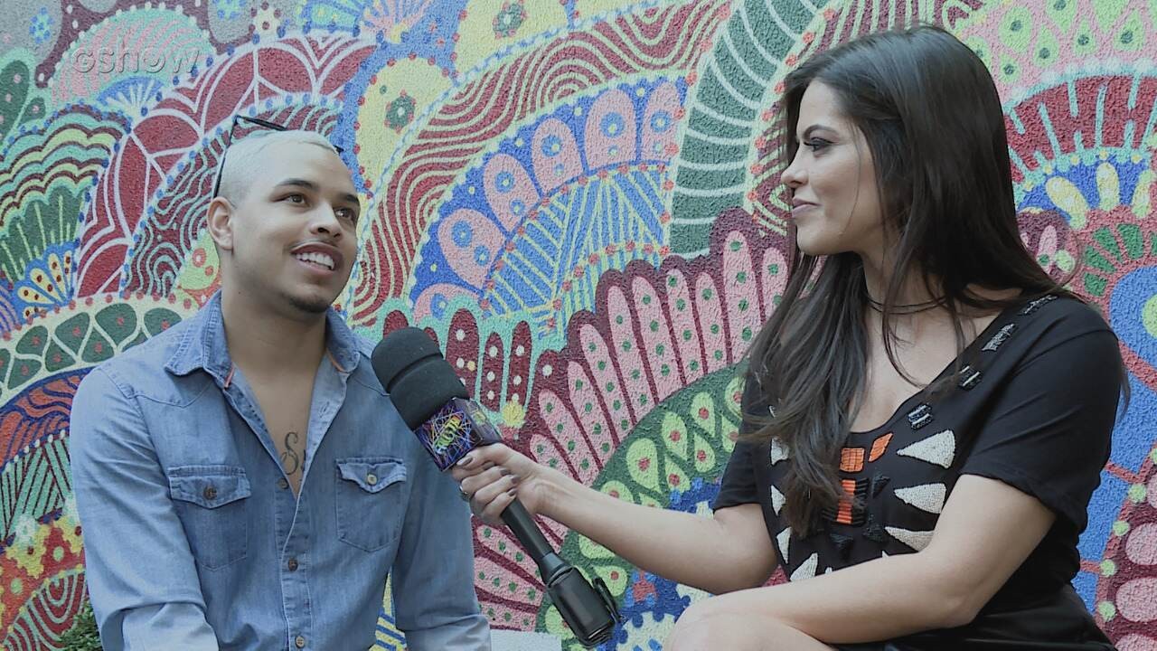 Atração do Ding Dong, MC João fala sobre sucesso do hit 'Baile de Favela' | Gshow