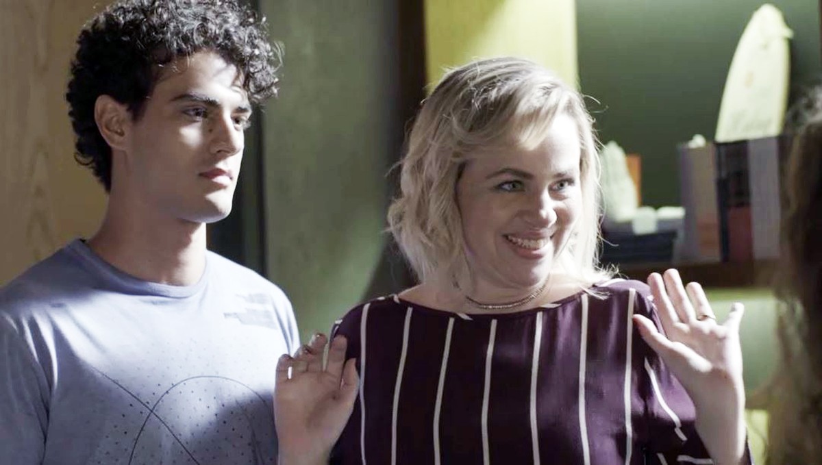 Regina é direta com Rita e Guga: 'Vocês não são namorados?' | vem por ...